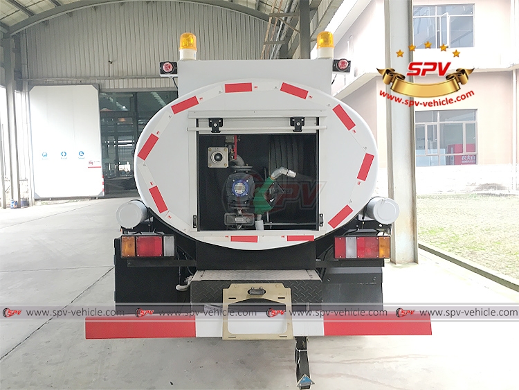 2,000 Litres (500 Gallons) Mini Fuel Bowser ISUZU, Oil Transport Truck ...